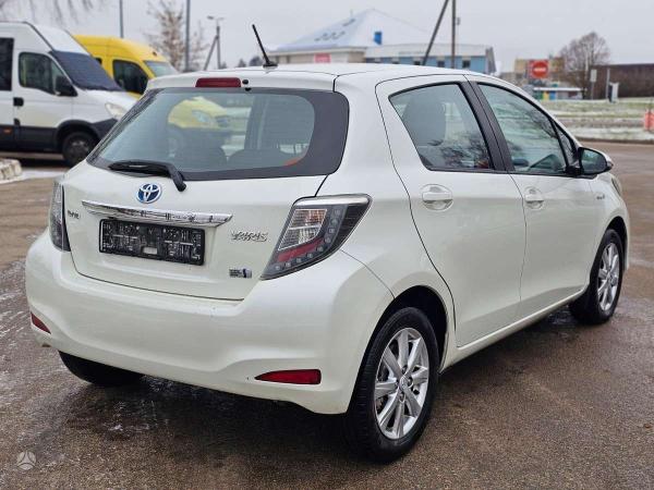 Balts Toyota Yaris 2013 Rokiškis, ar dzinēja tilpumu 1.50 L un nobraukumu 260 tūkst. km par 4650 €, foto 3 vietnē AUTOMOTO.COM.LV