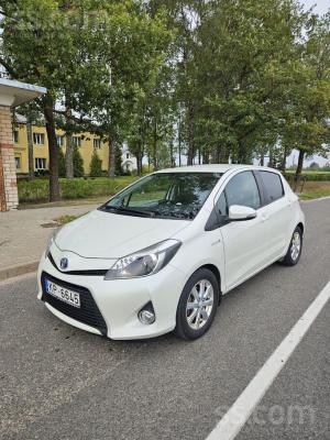 White Toyota Yaris 2013 in Ludza, with an engine capacity of 1.50 L and mileage of 230 thousand km for 6150 €, photo 2 on AUTOMOTO.COM.LV