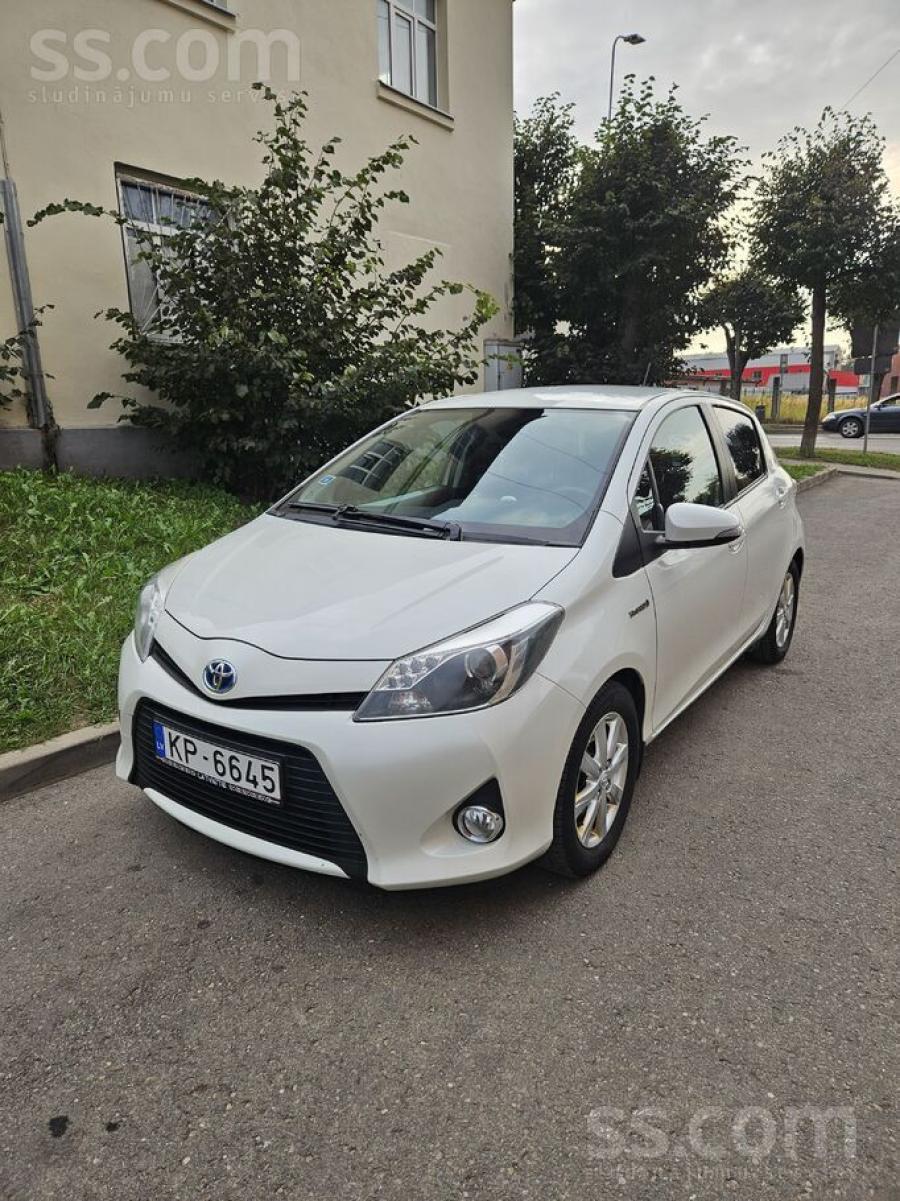 White Toyota Yaris 2013 in Ludza, with an engine capacity of 1.50 L and mileage of 230 thousand km for 6150 €, photo 7 on AUTOMOTO.COM.LV