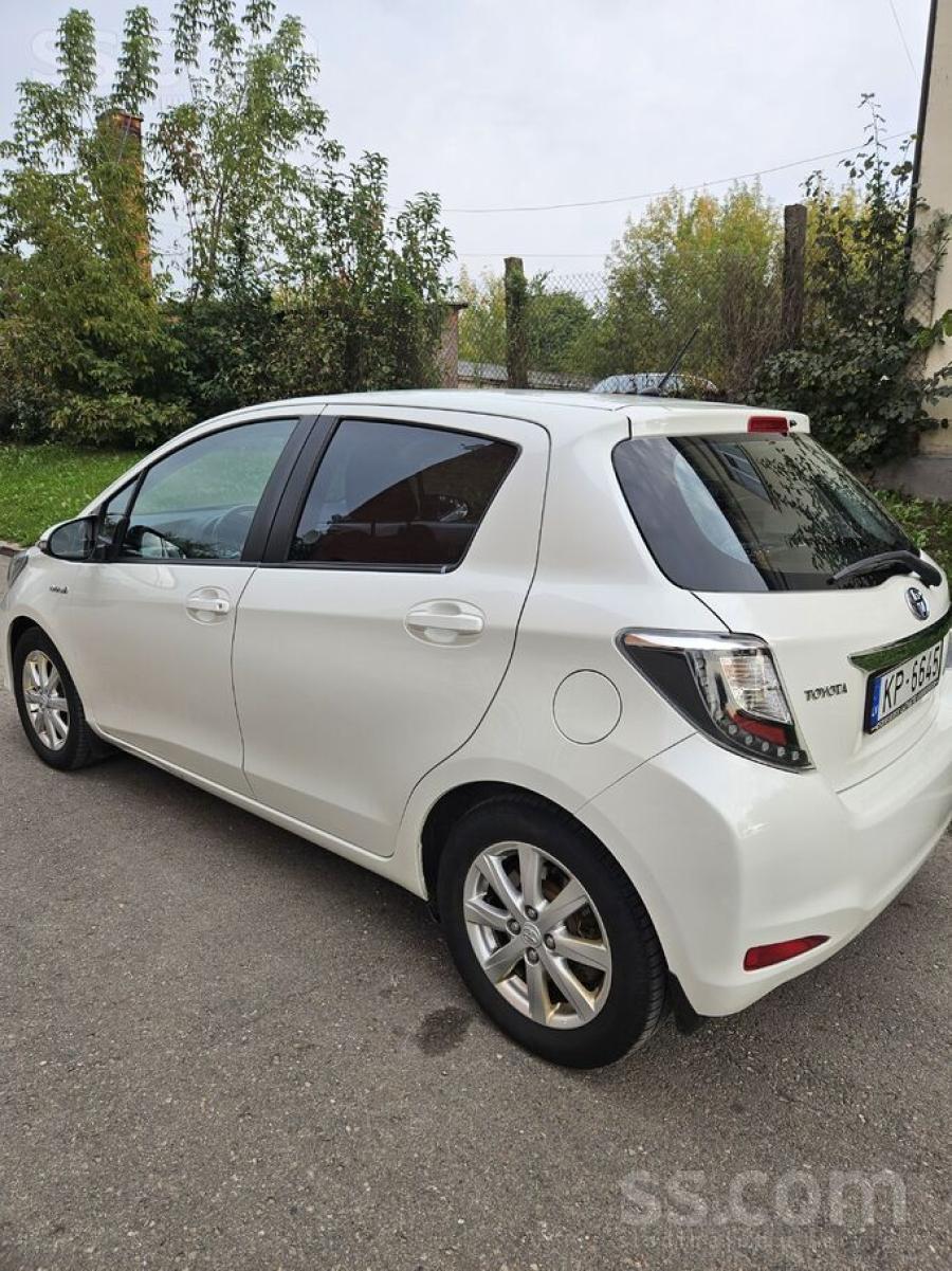 White Toyota Yaris 2013 in Ludza, with an engine capacity of 1.50 L and mileage of 230 thousand km for 6150 €, photo 8 on AUTOMOTO.COM.LV