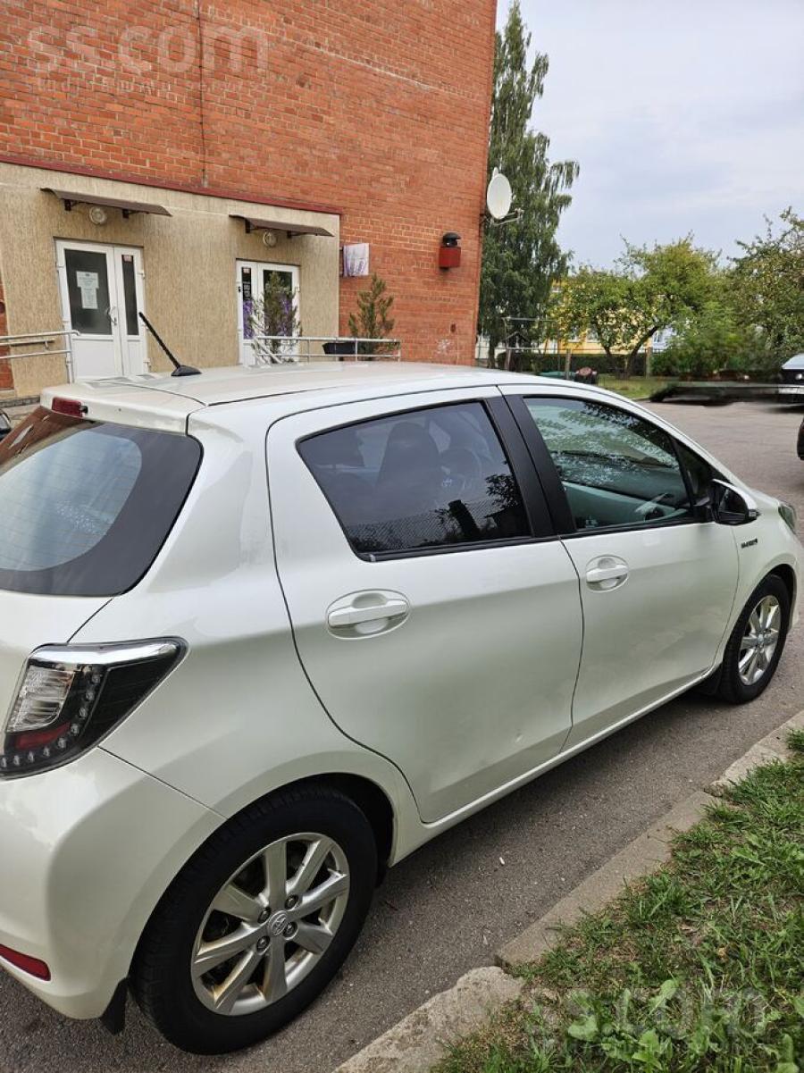 White Toyota Yaris 2013 in Ludza, with an engine capacity of 1.50 L and mileage of 230 thousand km for 6150 €, photo 10 on AUTOMOTO.COM.LV