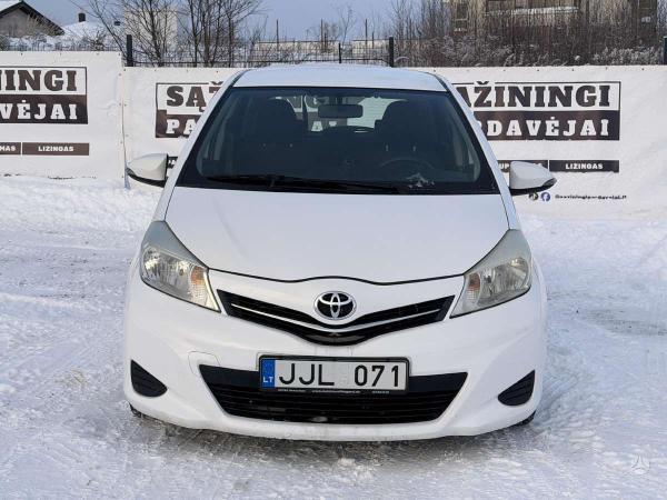 Balts Toyota Yaris 2013 Viļņa, ar dzinēja tilpumu 1.36 L un nobraukumu 127 tūkst. km par 3500 €, foto 5 vietnē AUTOMOTO.COM.LV