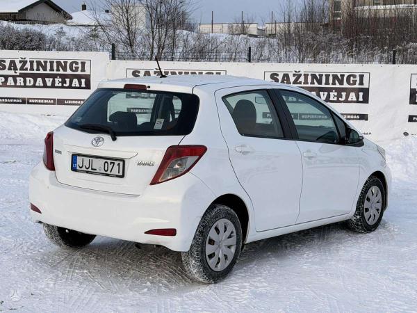 Balts Toyota Yaris 2013 Viļņa, ar dzinēja tilpumu 1.36 L un nobraukumu 127 tūkst. km par 3500 €, foto 8 vietnē AUTOMOTO.COM.LV