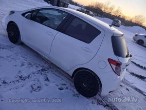 Balts Toyota Yaris 2013 Tallina, ar dzinēja tilpumu 1.50 L un nobraukumu 270 tūkst. km par 5995 €, foto 6 vietnē AUTOMOTO.COM.LV