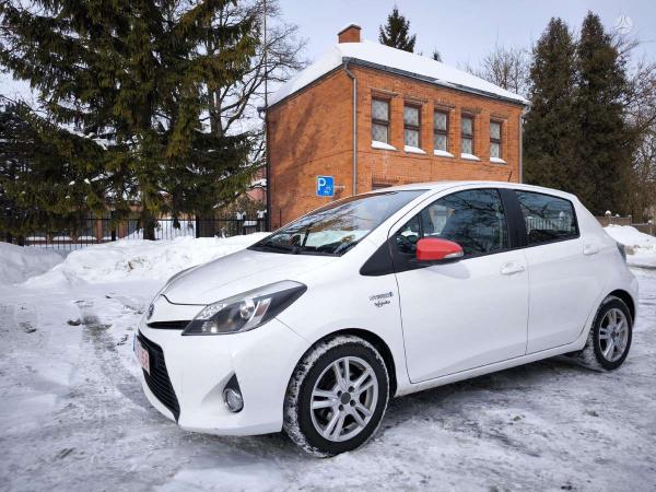 Balts Toyota Yaris 2013 Panevēža, ar dzinēja tilpumu 1.50 L un nobraukumu 237 tūkst. km par 5700 €, foto 7 vietnē AUTOMOTO.COM.LV