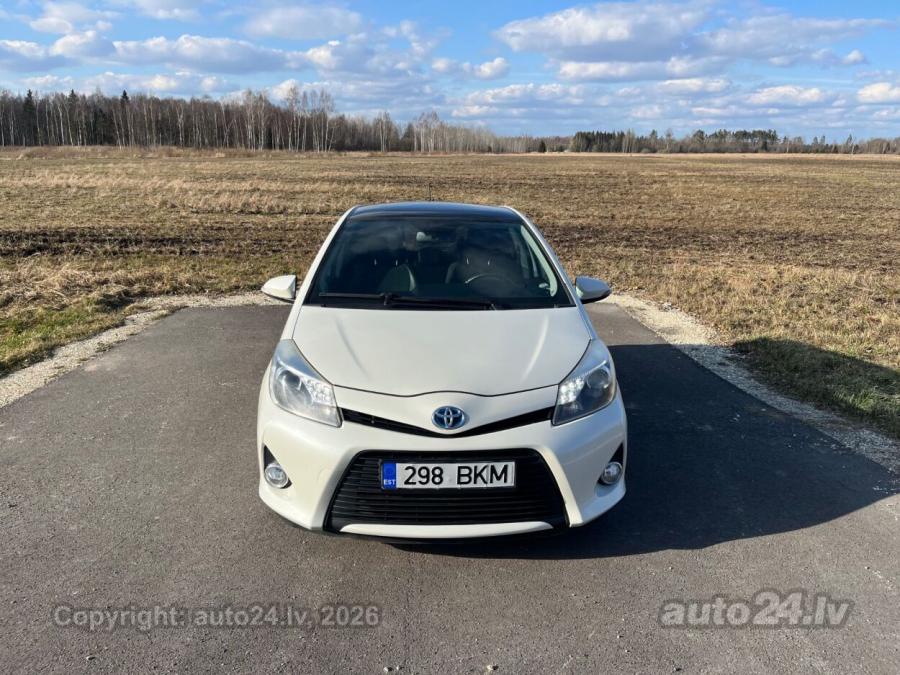 White Toyota Yaris 2013 in Tartu, with an engine capacity of 1.50 L and mileage of 172 thousand km for 7600 €, photo 3 on AUTOMOTO.COM.LV