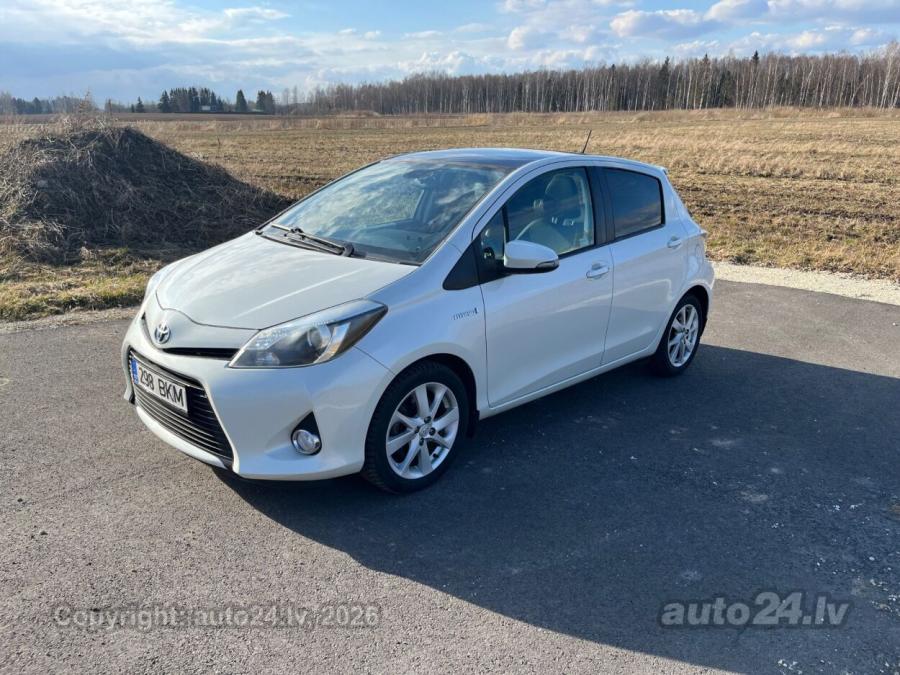 White Toyota Yaris 2013 in Tartu, with an engine capacity of 1.50 L and mileage of 172 thousand km for 7600 €, photo 4 on AUTOMOTO.COM.LV