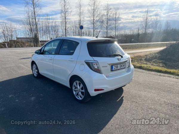 Balts Toyota Yaris 2013 Tartu, ar dzinēja tilpumu 1.50 L un nobraukumu 172 tūkst. km par 7600 €, foto 5 vietnē AUTOMOTO.COM.LV