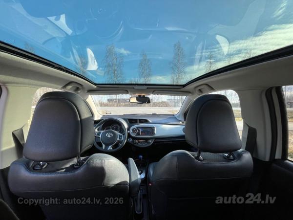 Balts Toyota Yaris 2013 Tartu, ar dzinēja tilpumu 1.50 L un nobraukumu 172 tūkst. km par 7600 €, foto 6 vietnē AUTOMOTO.COM.LV