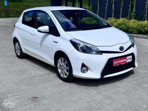 Balts Toyota Yaris 2013 Viļņa, ar dzinēja tilpumu 1.50 L un nobraukumu 163 tūkst. km par 8500 €, foto  vietnē AUTOMOTO.COM.LV