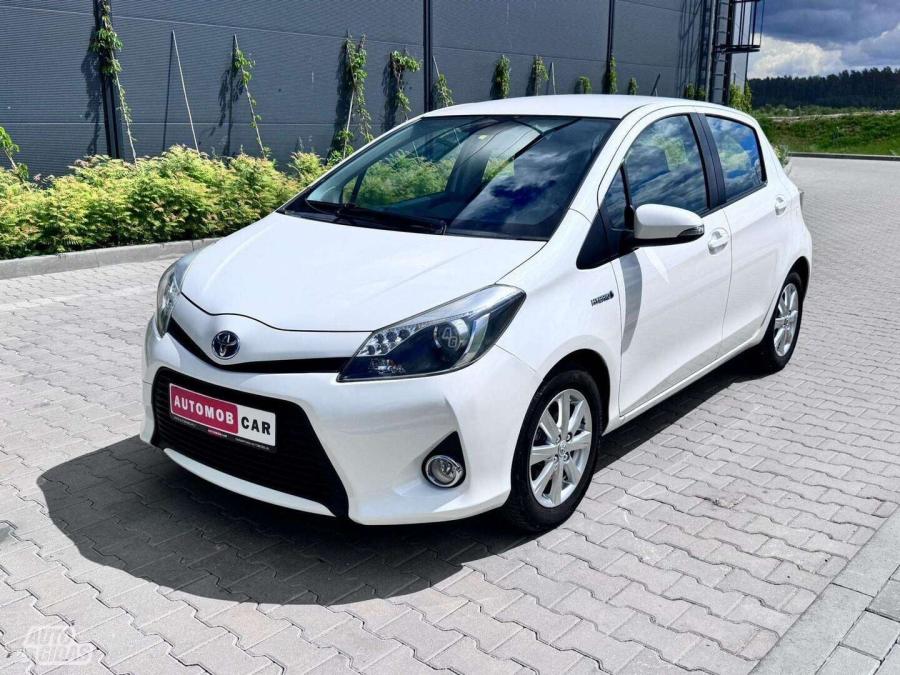Balts Toyota Yaris 2013 Viļņa, ar dzinēja tilpumu 1.50 L un nobraukumu 163 tūkst. km par 8500 €, foto 4 vietnē AUTOMOTO.COM.LV