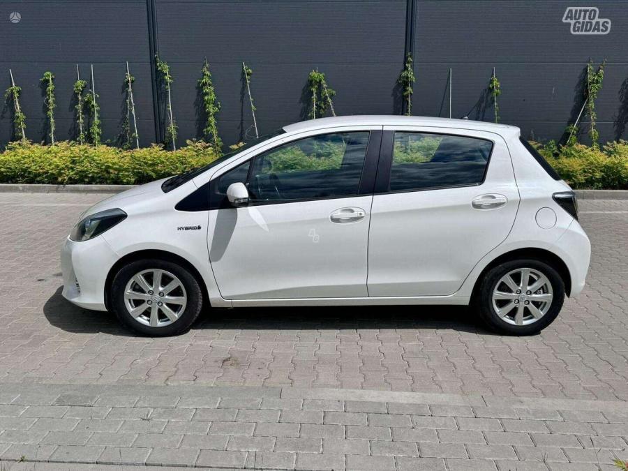 Balts Toyota Yaris 2013 Viļņa, ar dzinēja tilpumu 1.50 L un nobraukumu 163 tūkst. km par 8500 €, foto 5 vietnē AUTOMOTO.COM.LV