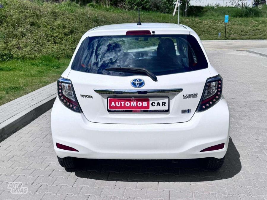 Balts Toyota Yaris 2013 Viļņa, ar dzinēja tilpumu 1.50 L un nobraukumu 163 tūkst. km par 8500 €, foto 7 vietnē AUTOMOTO.COM.LV