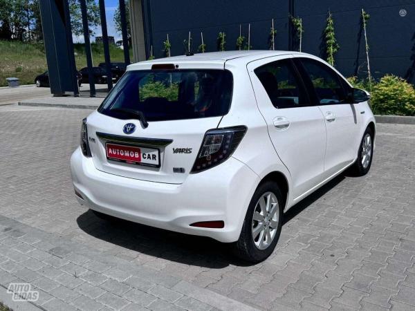 White Toyota Yaris 2013 in Vilnius, with an engine capacity of 1.50 L and mileage of 163 thousand km for 8500 €, photo 7 on AUTOMOTO.COM.LV