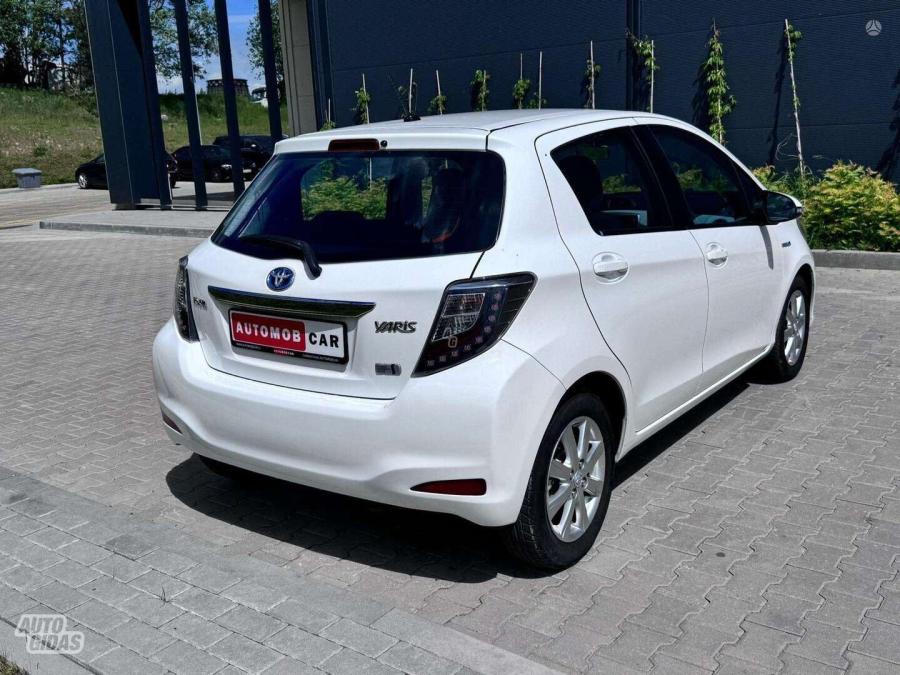 Balts Toyota Yaris 2013 Viļņa, ar dzinēja tilpumu 1.50 L un nobraukumu 163 tūkst. km par 8500 €, foto 8 vietnē AUTOMOTO.COM.LV