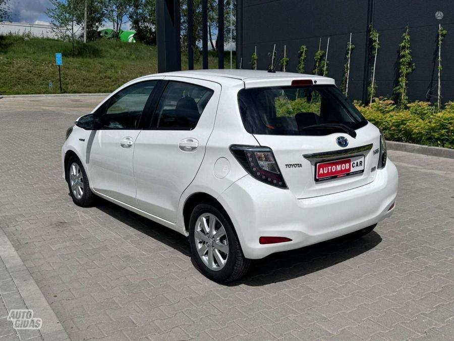 Balts Toyota Yaris 2013 Viļņa, ar dzinēja tilpumu 1.50 L un nobraukumu 163 tūkst. km par 8500 €, foto 9 vietnē AUTOMOTO.COM.LV