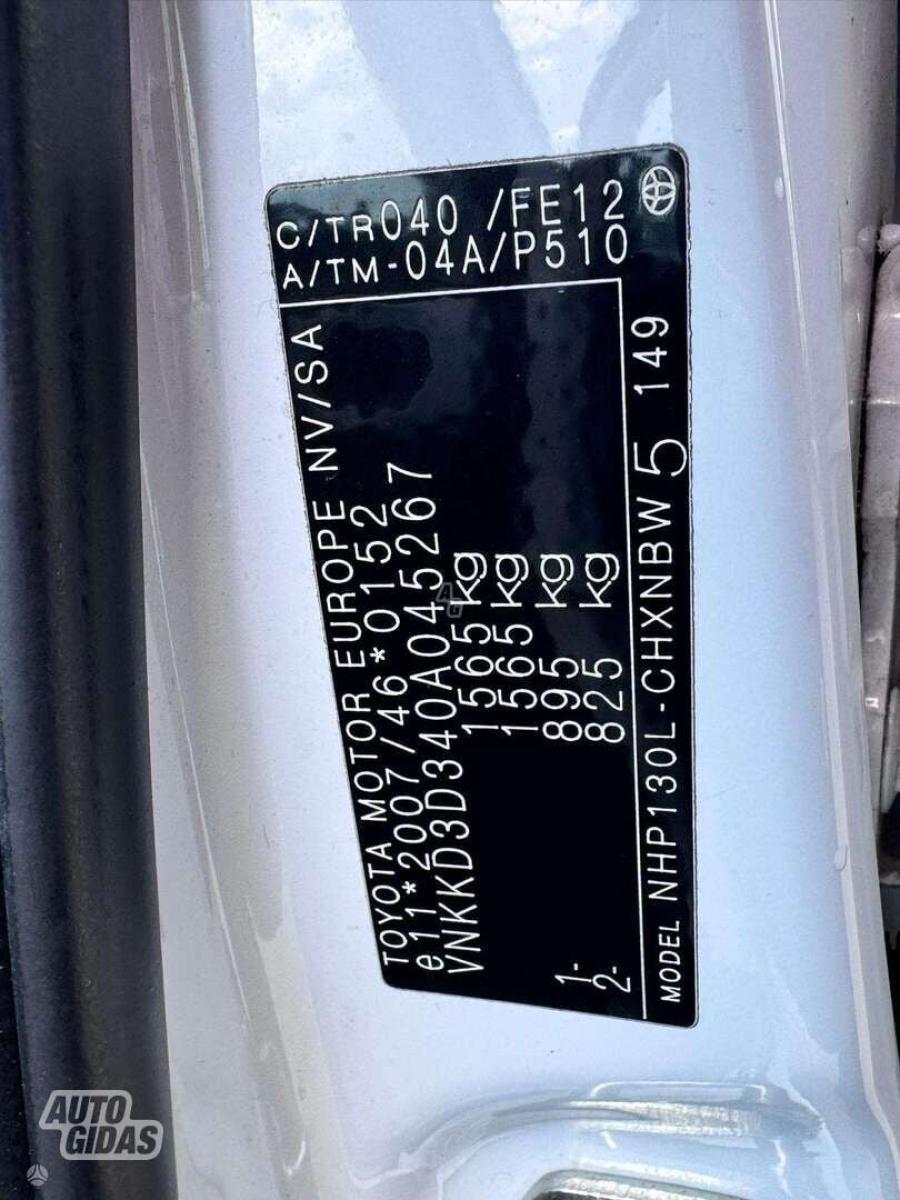 Balts Toyota Yaris 2013 Viļņa, ar dzinēja tilpumu 1.50 L un nobraukumu 163 tūkst. km par 8500 €, foto 26 vietnē AUTOMOTO.COM.LV