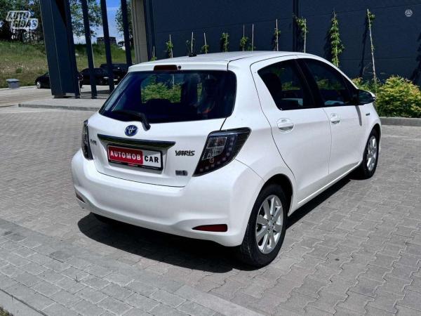 White Toyota Yaris 2013 in Vilnius, with an engine capacity of 1.50 L and mileage of 163 thousand km for 8500 €, photo 7 on AUTOMOTO.COM.LV