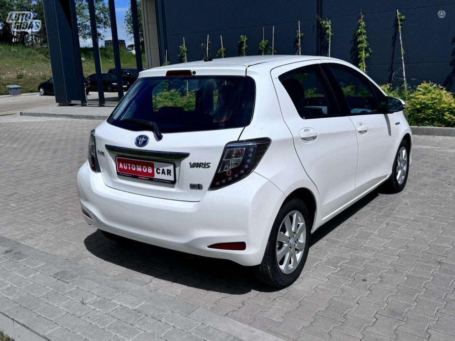 Balts Toyota Yaris 2013 Viļņa, ar dzinēja tilpumu 1.50 L un nobraukumu 163 tūkst. km par 8500 €, foto 8 vietnē AUTOMOTO.COM.LV