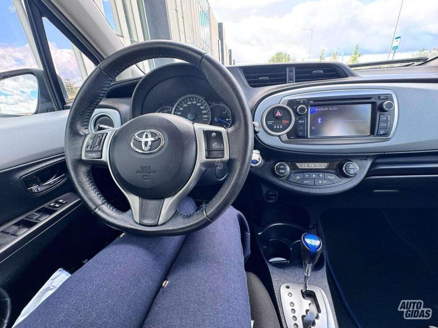 Balts Toyota Yaris 2013 Viļņa, ar dzinēja tilpumu 1.50 L un nobraukumu 163 tūkst. km par 8500 €, foto 15 vietnē AUTOMOTO.COM.LV