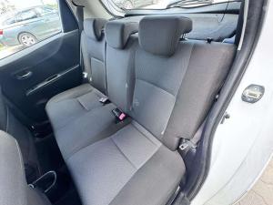 Balts Toyota Yaris 2013 Viļņa, ar dzinēja tilpumu 1.50 L un nobraukumu 163 tūkst. km par 8500 €, foto 24 vietnē AUTOMOTO.COM.LV