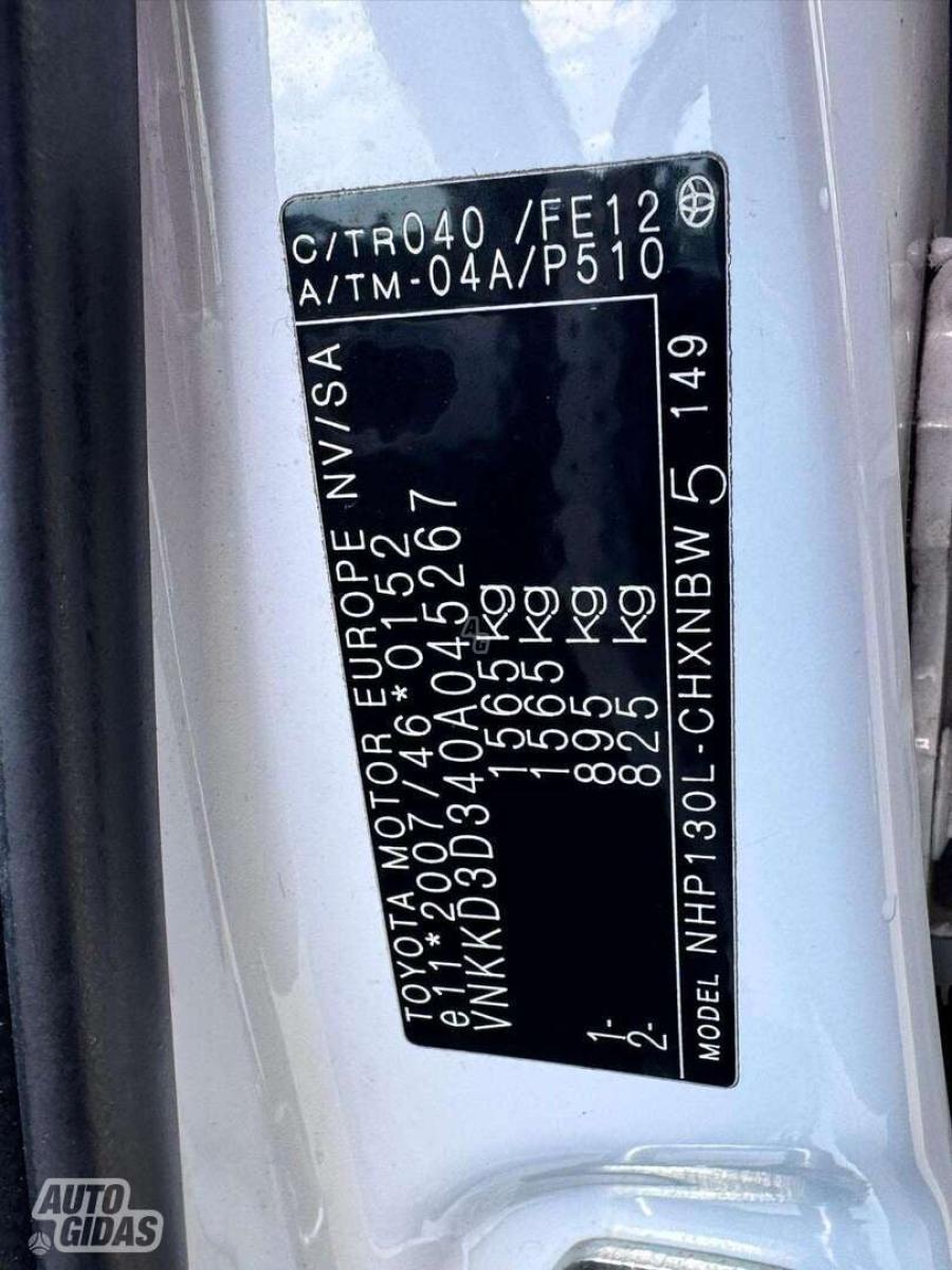 Balts Toyota Yaris 2013 Viļņa, ar dzinēja tilpumu 1.50 L un nobraukumu 163 tūkst. km par 8500 €, foto 26 vietnē AUTOMOTO.COM.LV