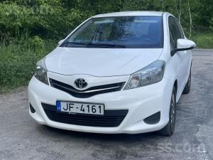 White Toyota Yaris 2013 in Riga, with an engine capacity of 1.40 L and mileage of 239 thousand km for 2850 €, photo  on AUTOMOTO.COM.LV