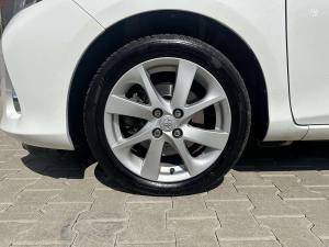 White Toyota Yaris 2013 in Vilnius, with an engine capacity of 1.50 L and mileage of 172 thousand km for 8450 €, photo 8 on AUTOMOTO.COM.LV