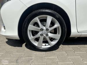 White Toyota Yaris 2013 in Vilnius, with an engine capacity of 1.50 L and mileage of 172 thousand km for 8450 €, photo 8 on AUTOMOTO.COM.LV