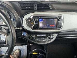 White Toyota Yaris 2013 in Vilnius, with an engine capacity of 1.50 L and mileage of 172 thousand km for 8450 €, photo 13 on AUTOMOTO.COM.LV