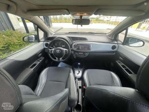 White Toyota Yaris 2013 in Vilnius, with an engine capacity of 1.50 L and mileage of 172 thousand km for 8450 €, photo 20 on AUTOMOTO.COM.LV