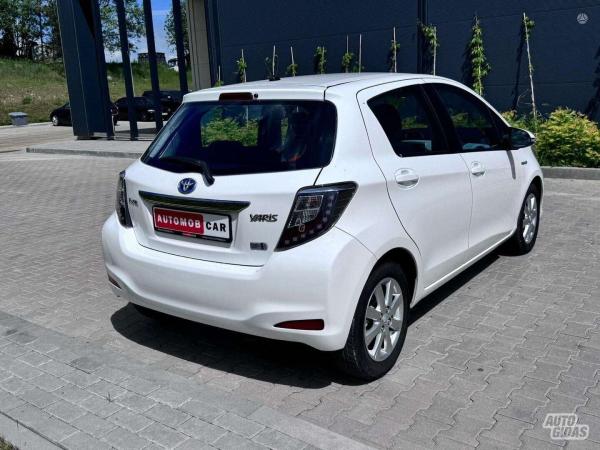 White Toyota Yaris 2013 in Vilnius, with an engine capacity of 1.50 L and mileage of 163 thousand km for 8500 €, photo 7 on AUTOMOTO.COM.LV