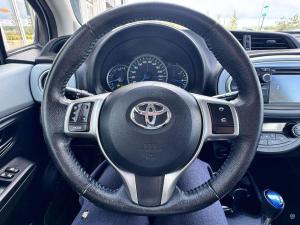 White Toyota Yaris 2013 in Vilnius, with an engine capacity of 1.50 L and mileage of 163 thousand km for 8500 €, photo 19 on AUTOMOTO.COM.LV