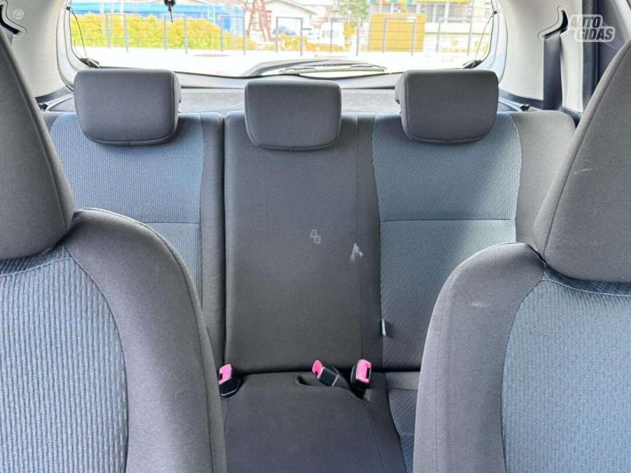 White Toyota Yaris 2013 in Vilnius, with an engine capacity of 1.50 L and mileage of 163 thousand km for 8500 €, photo 21 on AUTOMOTO.COM.LV