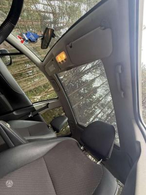 Balts Toyota Yaris 2013 Viļņa, ar dzinēja tilpumu 1.36 L un nobraukumu 267 tūkst. km par 3850 €, foto 7 vietnē AUTOMOTO.COM.LV