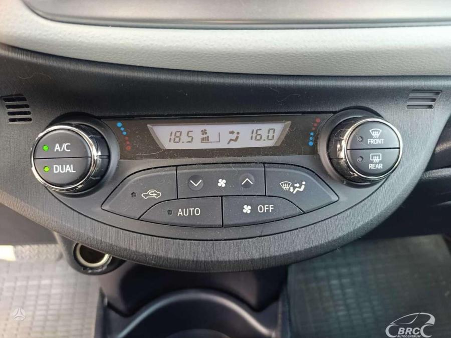 White Toyota Yaris 2013 in Vilnius, with an engine capacity of 1.50 L and mileage of 130 thousand km for 5900 €, photo 22 on AUTOMOTO.COM.LV