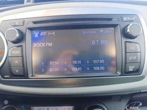 White Toyota Yaris 2013 in Vilnius, with an engine capacity of 1.50 L and mileage of 130 thousand km for 5900 €, photo 28 on AUTOMOTO.COM.LV