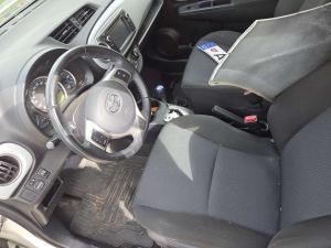 White Toyota Yaris 2013 in Alytus, with an engine capacity of 1.50 L and mileage of 250 thousand km for 2429 €, photo 13 on AUTOMOTO.COM.LV
