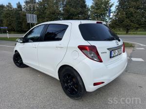Balts Toyota Yaris 2013 Ogre, ar dzinēja tilpumu 1.40 L un nobraukumu 178 tūkst. km par 5650 €, foto 4 vietnē AUTOMOTO.COM.LV
