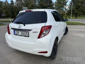 Balts Toyota Yaris 2013 Ogre, ar dzinēja tilpumu 1.40 L un nobraukumu 178 tūkst. km par 5650 €, foto 7 vietnē AUTOMOTO.COM.LV