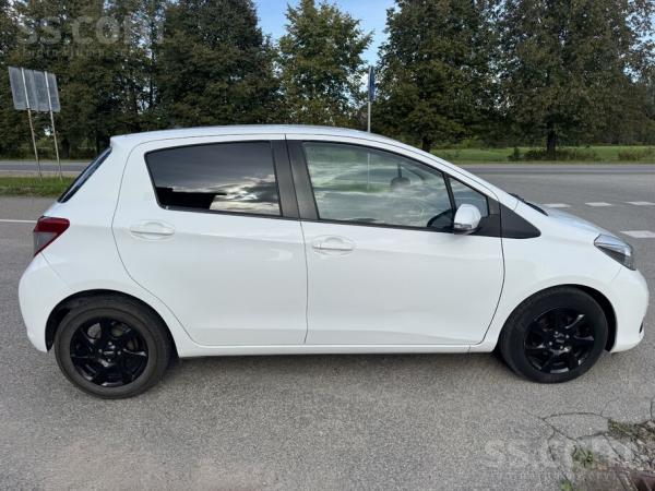 White Toyota Yaris 2013 in Ogre, with an engine capacity of 1.40 L and mileage of 178 thousand km for 5650 €, photo 9 on AUTOMOTO.COM.LV