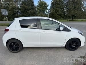 Balts Toyota Yaris 2013 Ogre, ar dzinēja tilpumu 1.40 L un nobraukumu 178 tūkst. km par 5650 €, foto 9 vietnē AUTOMOTO.COM.LV