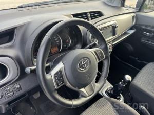 Balts Toyota Yaris 2013 Ogre, ar dzinēja tilpumu 1.40 L un nobraukumu 178 tūkst. km par 5650 €, foto 12 vietnē AUTOMOTO.COM.LV