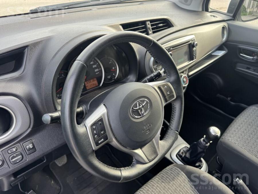 Balts Toyota Yaris 2013 Ogre, ar dzinēja tilpumu 1.40 L un nobraukumu 178 tūkst. km par 5650 €, foto 12 vietnē AUTOMOTO.COM.LV