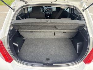 Balts Toyota Yaris 2013 Ogre, ar dzinēja tilpumu 1.40 L un nobraukumu 178 tūkst. km par 5650 €, foto 15 vietnē AUTOMOTO.COM.LV