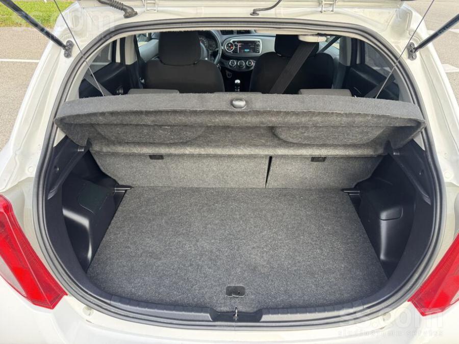 Balts Toyota Yaris 2013 Ogre, ar dzinēja tilpumu 1.40 L un nobraukumu 178 tūkst. km par 5650 €, foto 15 vietnē AUTOMOTO.COM.LV