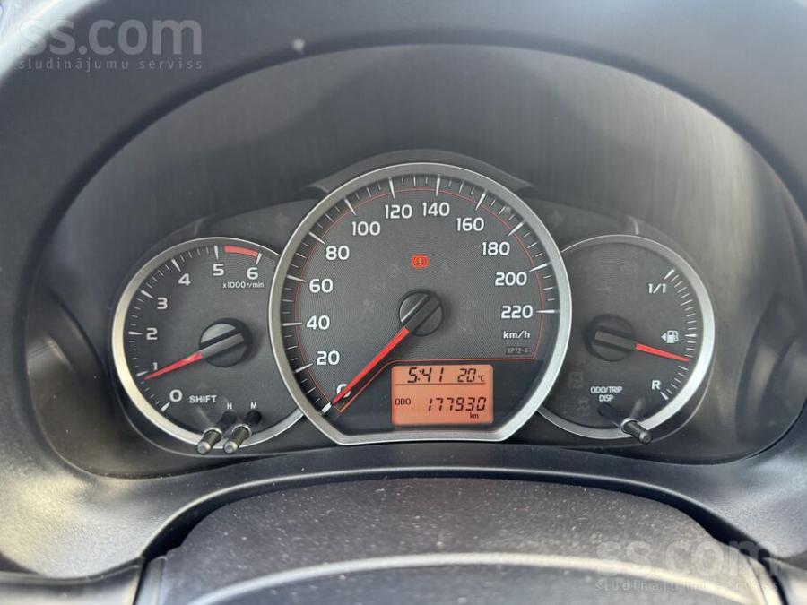 Balts Toyota Yaris 2013 Ogre, ar dzinēja tilpumu 1.40 L un nobraukumu 178 tūkst. km par 5650 €, foto 16 vietnē AUTOMOTO.COM.LV