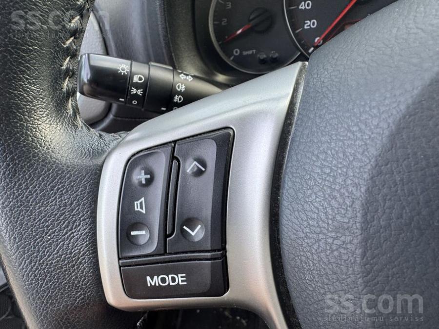 Balts Toyota Yaris 2013 Ogre, ar dzinēja tilpumu 1.40 L un nobraukumu 178 tūkst. km par 5650 €, foto 17 vietnē AUTOMOTO.COM.LV