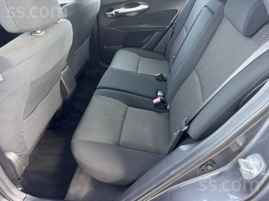 Balts Toyota Yaris 2013 Ogre, ar dzinēja tilpumu 1.40 L un nobraukumu 178 tūkst. km par 5650 €, foto 24 vietnē AUTOMOTO.COM.LV