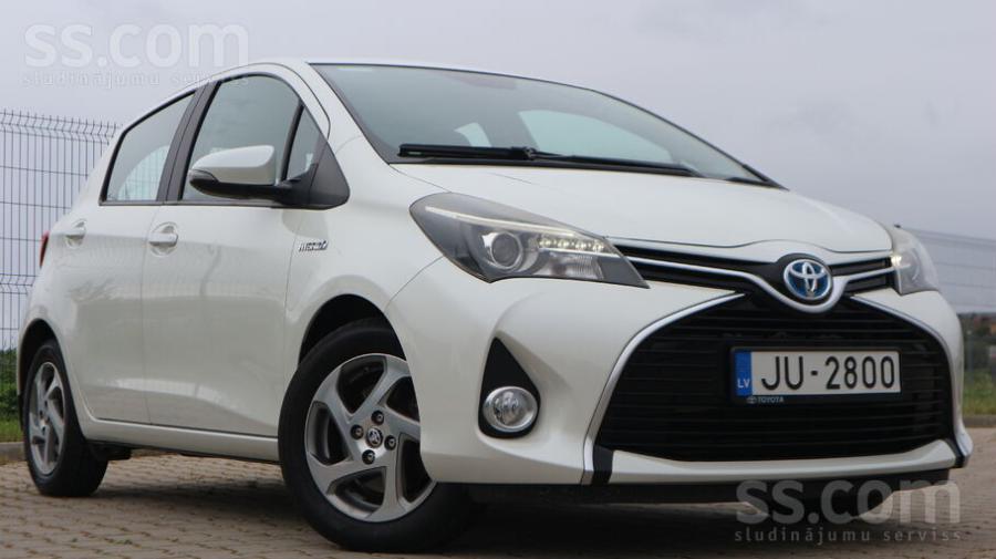White Toyota Yaris 2014 in Riga, with an engine capacity of 1.50 L and mileage of 100 thousand km for 6850 €, photo 1 on AUTOMOTO.COM.LV